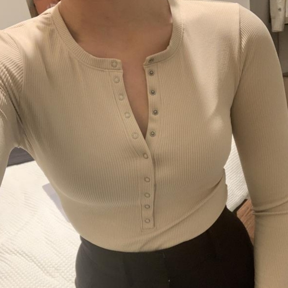 Abercrombie & Fitch | Tops | Abercrombie Fitch Long Sleeve Seamless Rib Fabric Button Down ...